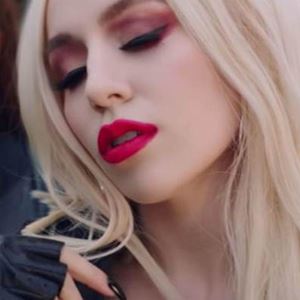 Ava Max - Who's Laughing Now - Mega Hits